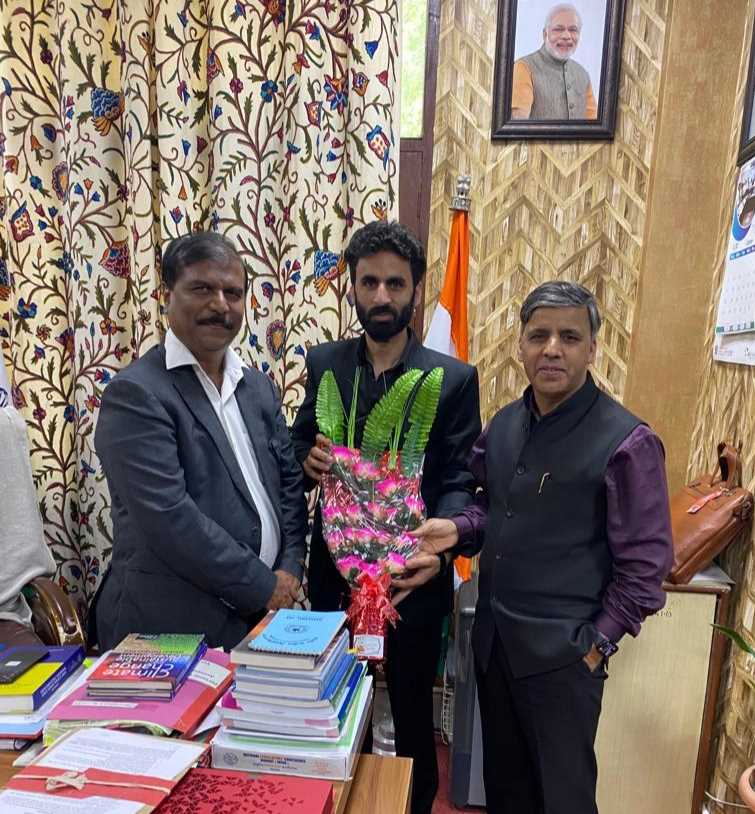 CUK VC Prof. A. Ravinder Nath felicitates Dr. Khalid