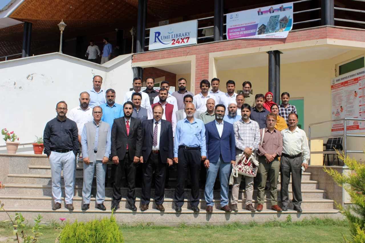 IUST holds 6th university library committee meeting