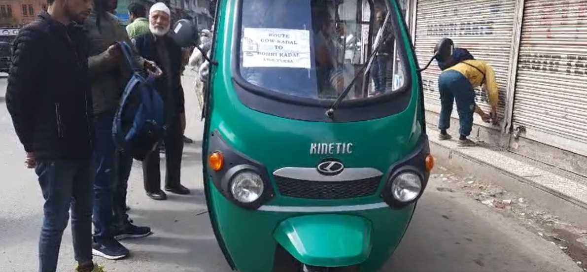 Eco-friendly e-rickshaw service starts in Srinagar